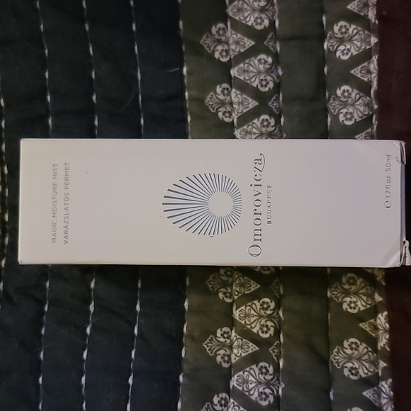 Omorovicza | Skincare | Omorovicza Magic Moisture Mist | Poshmark